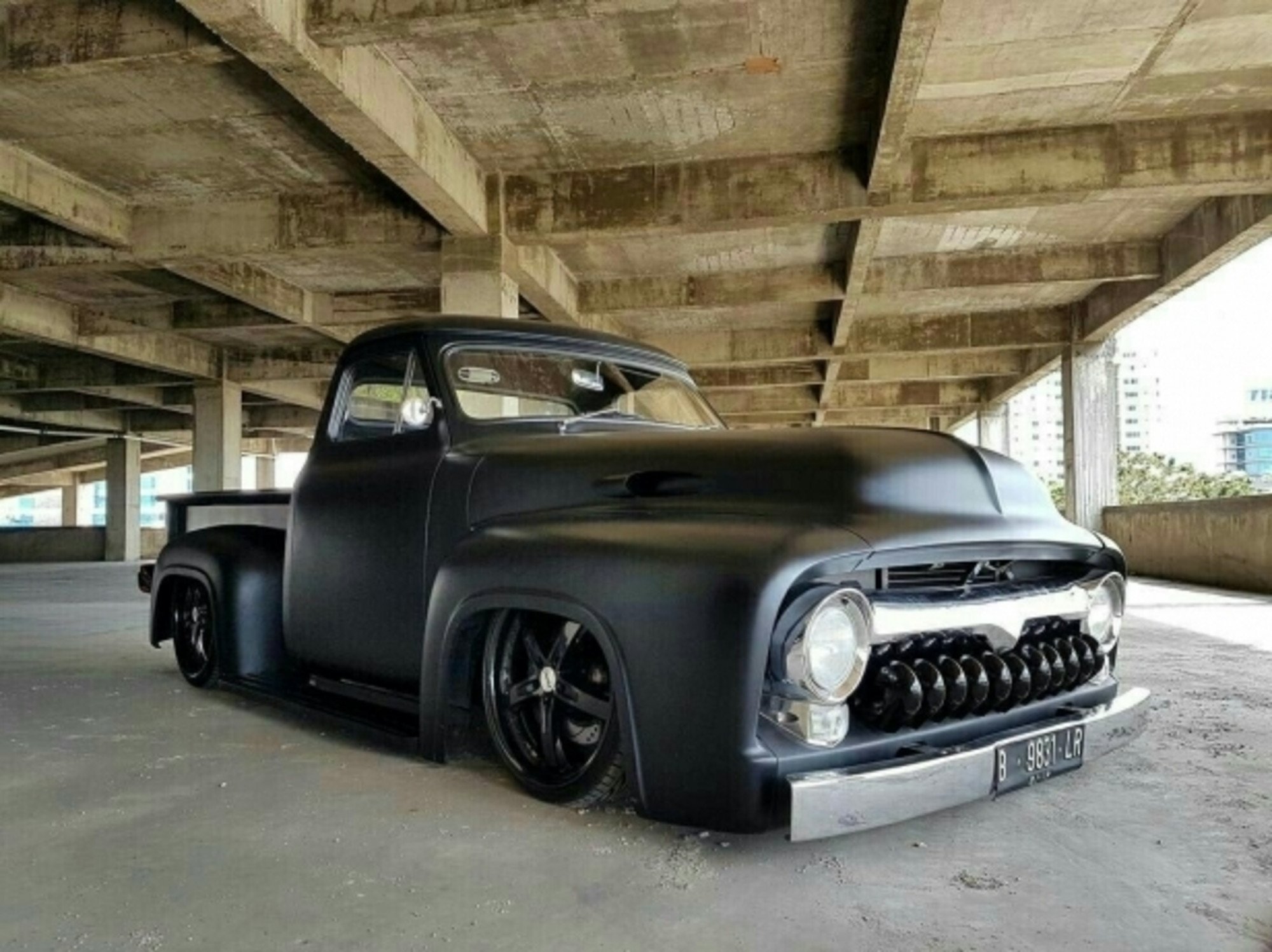 builds expendables f100 replica